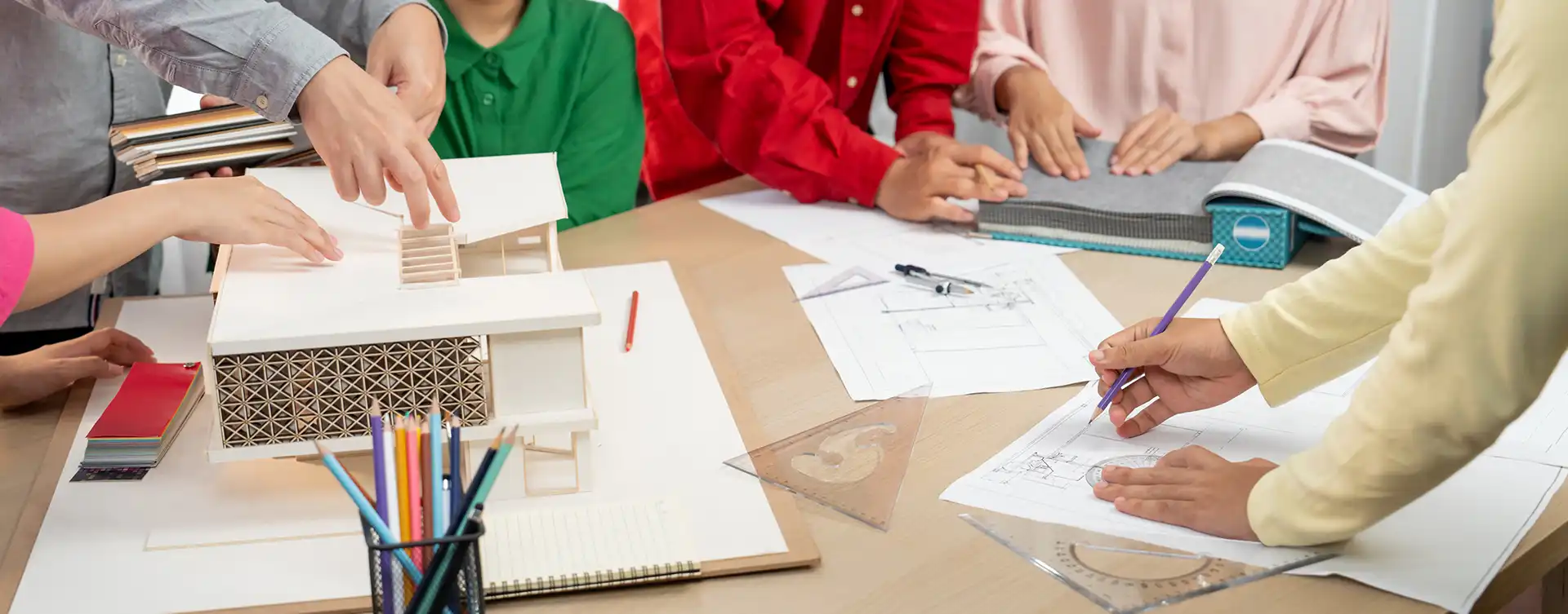 Design movement | ABAKRON